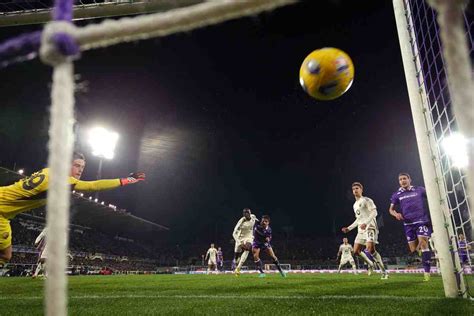HIGHLIGHTS Llorente Allo Scadere La Roma Di De Rossi Strappa Un