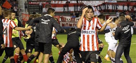 Nuevo Escándalo De Violencia Embarra El Fútbol Argentino La República Ec