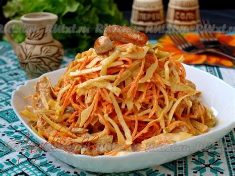 Салат с куриной грудкой и корейской морковью 8 фото в рецепте