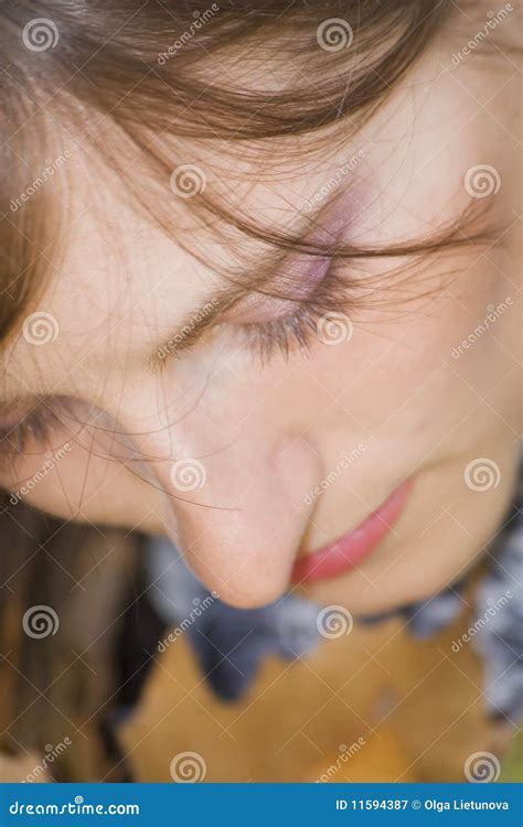 Retrato De La Mujer Joven Imagen De Archivo Imagen De Persona 11594387