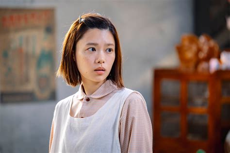 画像2941 【海に眠るダイヤモンド 第3話】いづみ、玲央を自宅に招いた狙いは？端島では映画デビュー賭けバトル勃発 モデルプレス