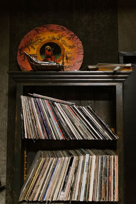 실내 4k 바탕화면 Lp 레코드 Lp 컬렉션 Lps 갤럭시 바탕화면 골동품 기록 듣는 레저 레코드 선반