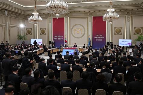 尹 효율적 시장 언급하며 공정한 경쟁 체제 만들어 줘야 파이낸셜뉴스