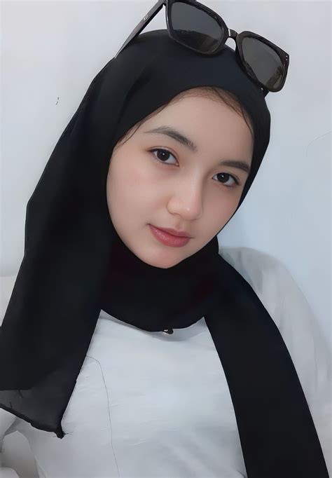 Pin di hijab di 2024 | Gaya hijab, Gadis-gadis cantik, Orang cantik