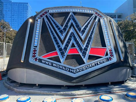 ΤΟ ΜΝΗΜΕΙΟ ΣΤΑ ΝΕΑ ΓΡΑΦΕΙΑ ΤΟΥ Wwe