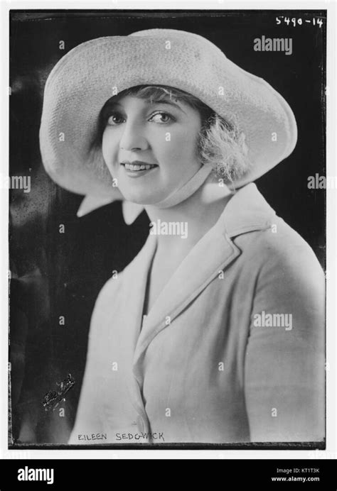 6 Hot Sexy Eileen Sedgwick Bikini Pics