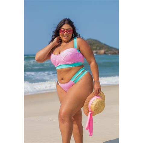 Biquíni Plus Size Top Cropped Com Aro De Sustentação E Bojo E Calcinha