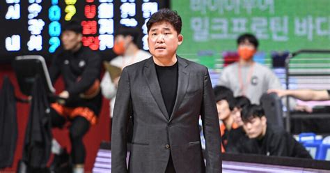 돌아온 ‘감동 캐롯 김승기 감독 미안하다 고맙다”