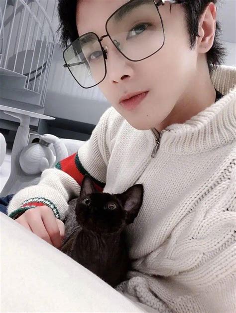 疯了！华晨宇的猫居然能转运？perper