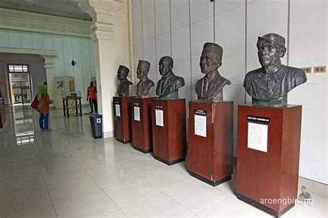Monumen Pers Nasional Solo Pamerkan Sejarah Jejak Jam Vrogue Co