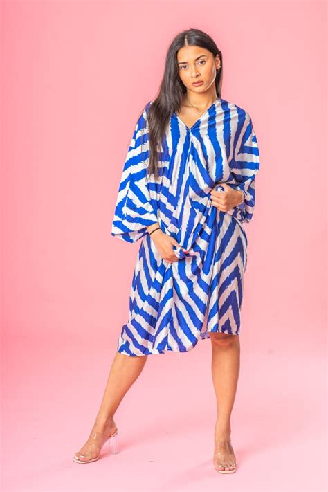 Robe Longue Bleu Fluide Motif Triangle Cinelle Paris Mode Femme Tendance