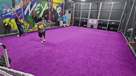 연희동 실내풋살장 풋볼존 대여자동 축구공발사기 Youtube