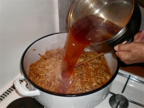 Pekmez od jabuka rajčice i voćnog sirupa Reci Peci