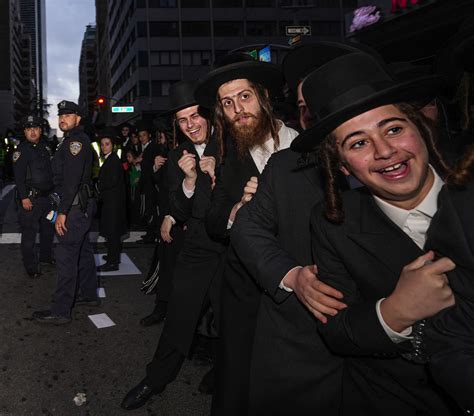 Cops Wrestle With Thousands Of Orthodox Jewish Demonstrators Protesting
