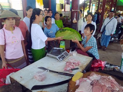 သရက်မြို့၌ ပလတ်စတစ် သုံးစွဲမှုလျော့ချရေး အင်ဖက်များ အခမဲ့ဖြန့်ဝေခြင်းန