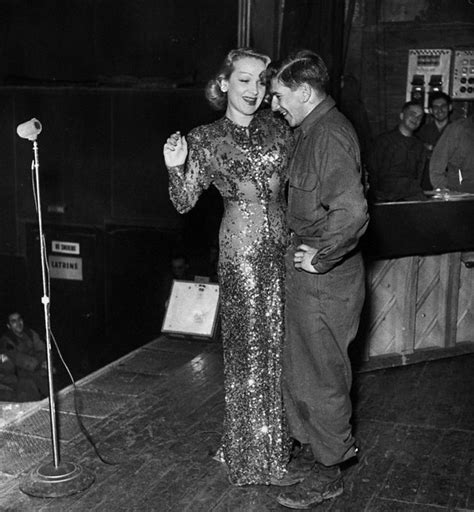 Marlene Dietrich In Germany February 1945 Marlene Dietrich Actresses Hollywood