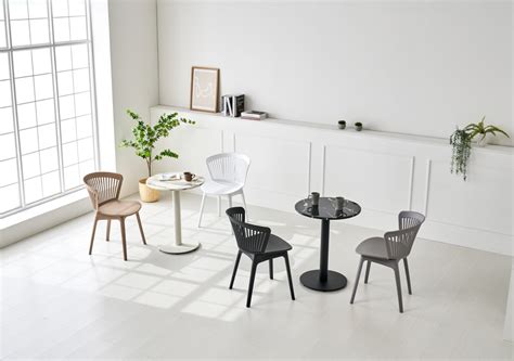 블랙라인커피t심플라운드t154 600블랙화이트 목재테이블 대승컴퍼니1990