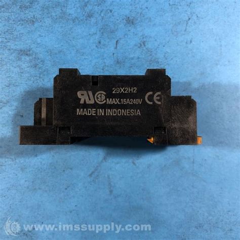 Omron Ptf08a E Relay Socket 15 Amp 110 Vac 8 Blade Ims Supply