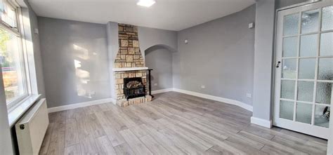 Oxlow Lane Dagenham Essex 3 Bed Terraced House £2 150 Pcm £496 Pw