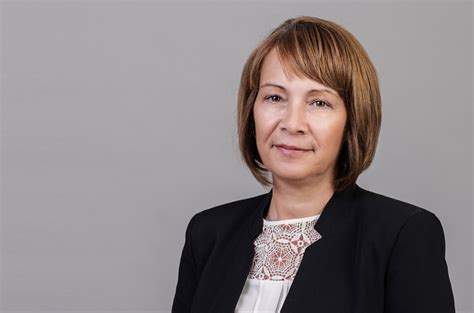 Казанлък инфо КМЕТЪТ ГАЛИНА СТОЯНОВА СВЕТЛИ КОЛЕДНО НОВОГОДИШНИ ПРАЗНИЦИ НА ПРЕКРАСНОТО