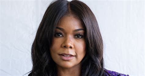 Gabrielle Union Wade S Blunt Bangs At Paris Fashion Week Ps Beauty