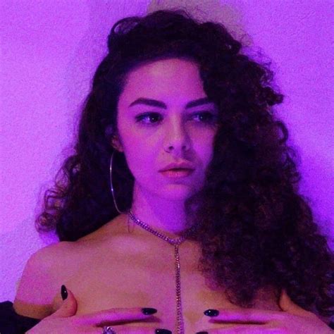 Ника Овчинникова Nikapolidis • Threads Say More