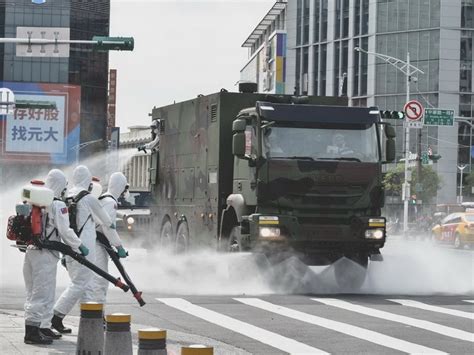 國軍化學兵赴萬華消毒 三總醫護進駐快篩站 新聞 Rti 中央廣播電臺