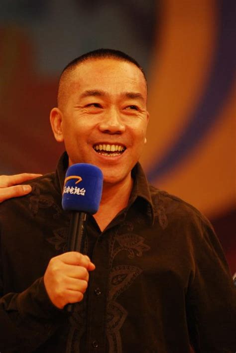 在相聲界無門無派，卻讓郭德綱主動討好，楊議為何這麼有底氣？ 每日頭條