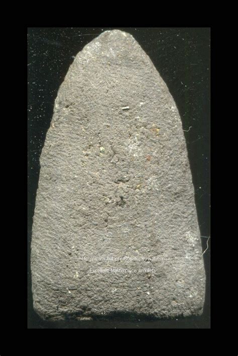 หลวงปู่ทวด วัดช้างให้ พิมพ์ใหญ่ A เนื้อว่าน รุ่นแรก ปี ๒๔๙๗ จ ปัตตานี Luang Poo Tuad 2497