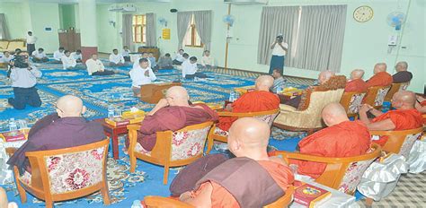 နိုင်ငံတော်သံဃမဟာနာယကအဖွဲ့ ဆရာတော်ကြီးများထံမှ ပြည်ထောင်စုဝန်ကြီး ဦးတင