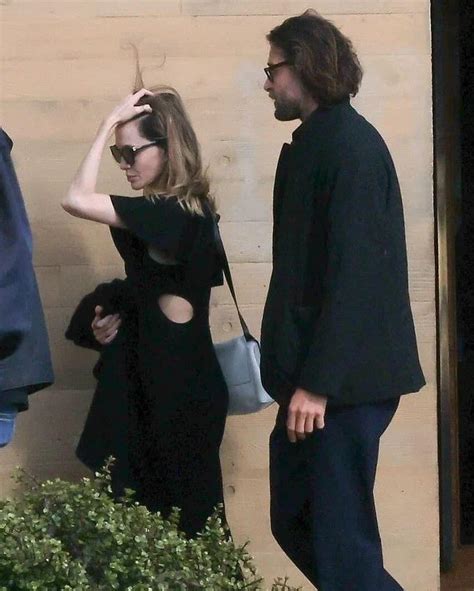 ანჯელინა ჯოლი როტშილდების მემკვიდრესთან ერთად გადაიღეს პაემანი თუ საქმიანი შეხვედრა Ambebi Ge