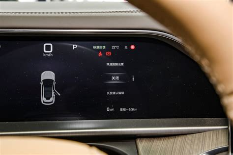 【腾势n7702km 后驱智驾pro版主驾驶位图片 汽车图片大全】 易车