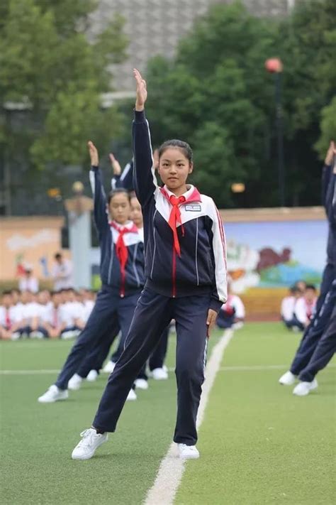 上宝中学校服图片上海上宝中学校服大山谷图库
