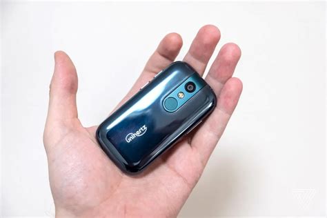 El Celular Más Pequeño Del Mundo Tiene El Tamaño De Una Tarjeta De