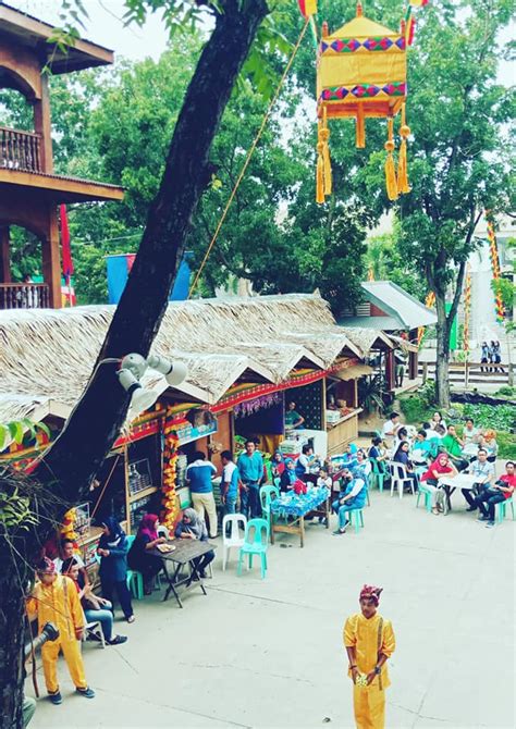 Kasipa Sa Manggis A Traditional Maguindanao Village