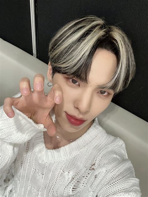 Cix On Twitter 이번 활동 파이팅 해보쟈💪💙 Cix Fix Bx 이병곤 병곤 평픽사💙