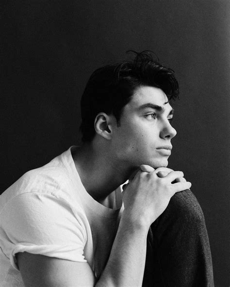 Pin By Elizabeth Shepherdson On Jacob ☆ Male Portrait Poses Man