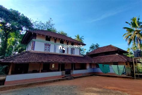 30 Cent With 75 Yr Old Tharavad Veed For Sale In Padinjarathara 65