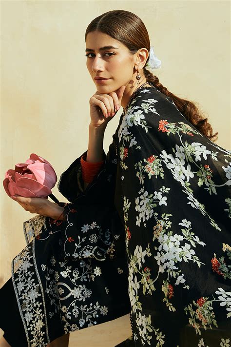 Rustic Aura Stitch 3pc Lawn Embroidered Suit