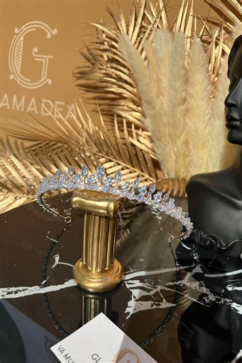 Диадема Valoria, Glamadea, елементи Сваровски, кубични циркониеви ...