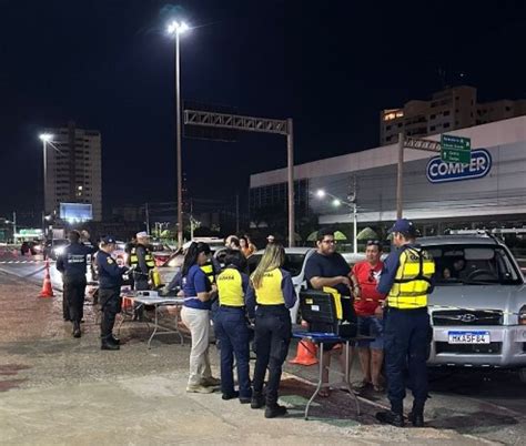 Blitz da lei seca prende 8 motoristas bêbados em avenida de Cuiabá