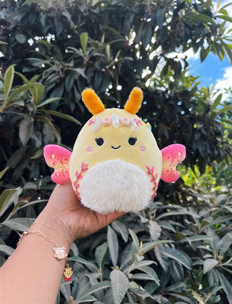 Crystal X Squishmallow Drop 1pm Pst R Squishmallows