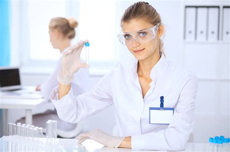 여성 과학 연구원 또는 혈액 검사 보조 실험실에서 의학 개념 Stem 주제에 대한 스톡 사진 및 기타 이미지 Stem 주제 건강 검진 건강 진단 Istock