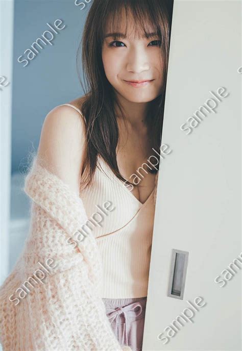 画像7 40 乃木坂46秋元真夏、グレーのランジェリー姿でギャップ見せる 卒業記念写真集「振り返れば、乃木坂」新規カット公開 モデルプレス