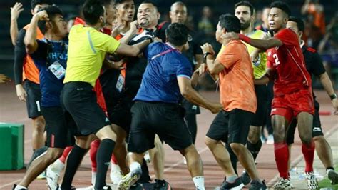 6 Potret Bogem Dan Kungfu Offisial Thailand Kepada Timnas U 22