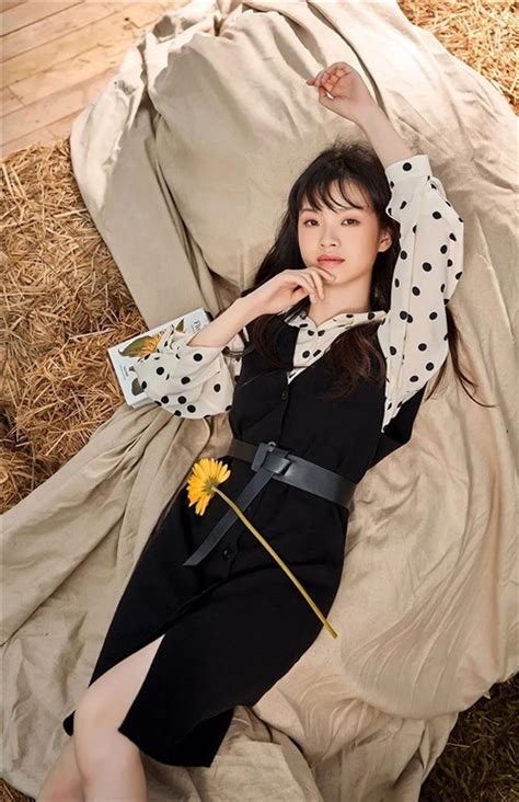 朵以duoyi女装2020秋日时尚大片 寻味清新健康新风尚资讯时尚品牌网