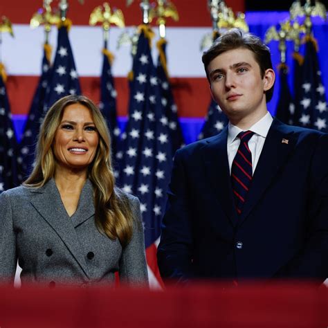 Barron El Hijo De Donald Trump Impresiona Con Sus Más De 2 Metros De Altura En La Celebración