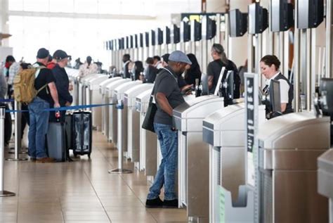 Ottawa Should Set Deadline To Clear Immigration Backlogs House Of