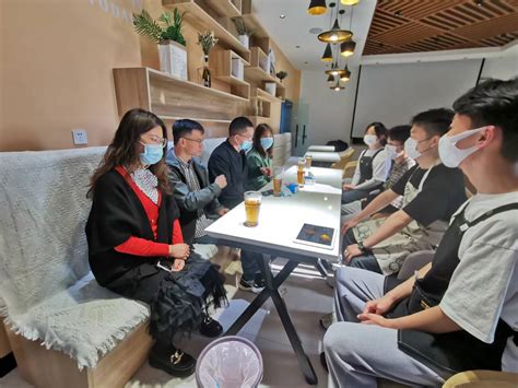 酒店管理学院学生党支部助力学生创新创业项目“w咖啡屋” 郑州旅游职业学院