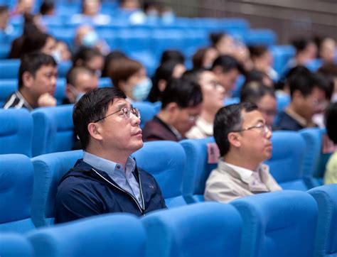 我校开展“学思践悟二十大 三比三争竞出彩”微党课比赛决赛暨党员教育培训 宜春职业技术学院